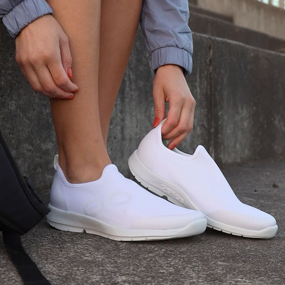 OOFOS | Shoes | Oofos Oomg Sport Low Shoe White Womens Nwot | Poshmark